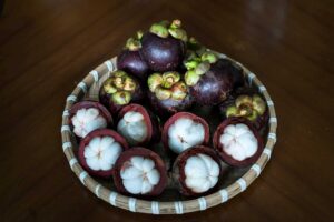 Mangosteen: Taste, Benefits, How to Eat, Side Effects & More
