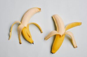 Banana: Nutrition, Calories, Fiber, Recipes, Side Effects & More.